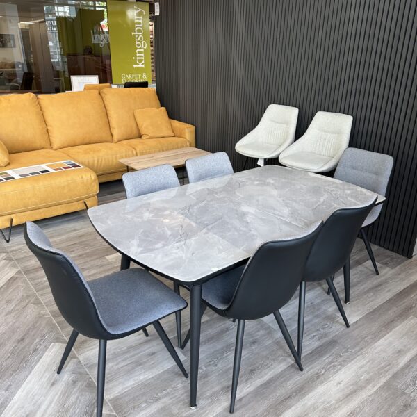 Nice dining table - Kingsbury Furniture